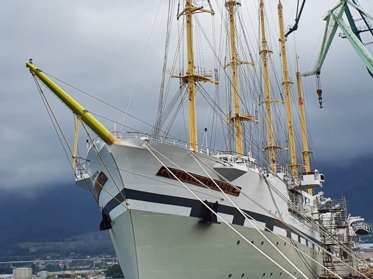 Flying Clipper Nears Completion Despite Questions - Cruise Industry ...