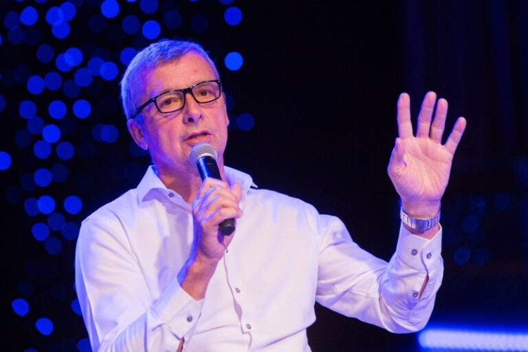 Bayley: ‘Good Progress’ on Health Plan at Royal Caribbean - Cruise ...