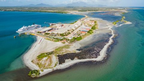 Phoenix Reisen’s Amadea First Ship to Dock In Venezuela in 15 Years ...